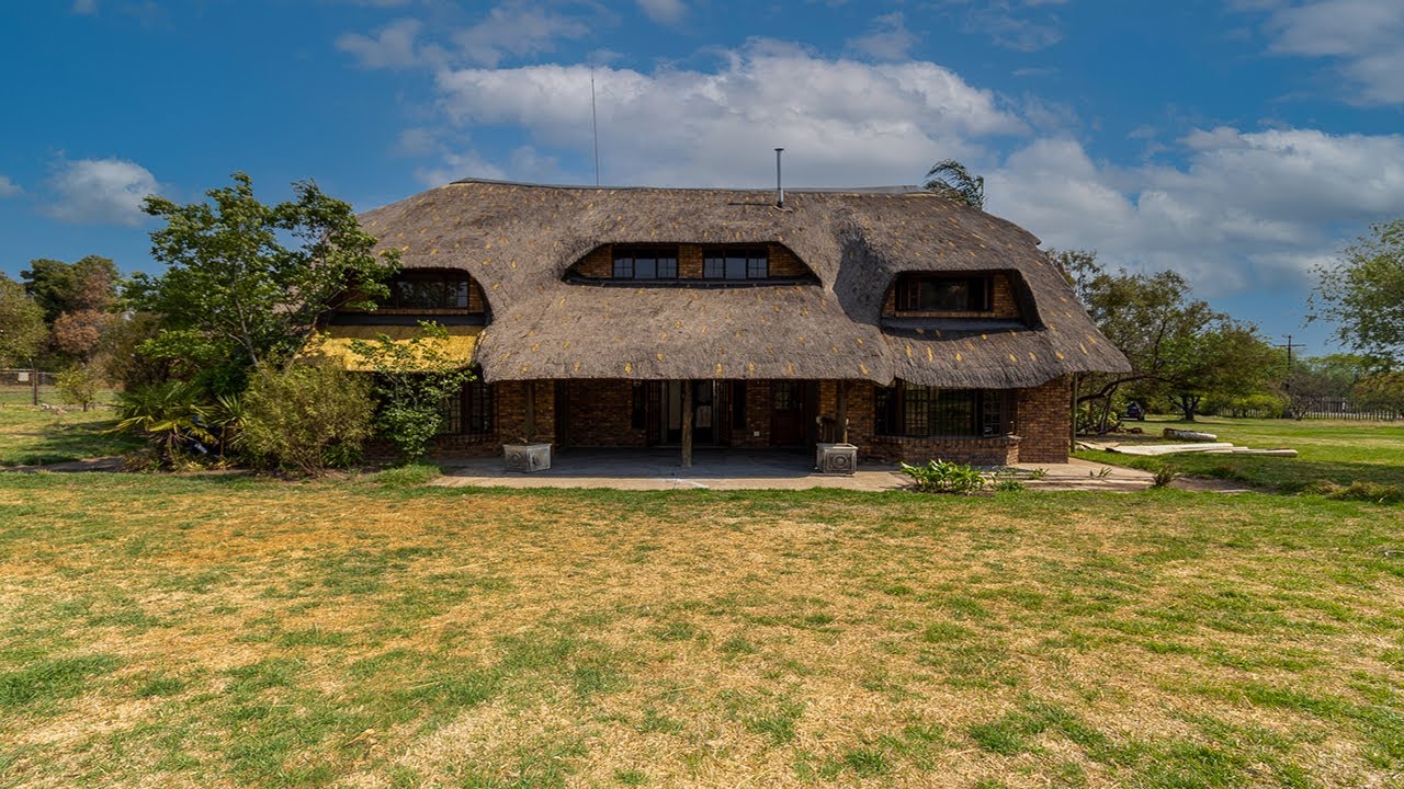 FAMILY HOME ON A LARGE AGRICULTURAL LAND - YouTube