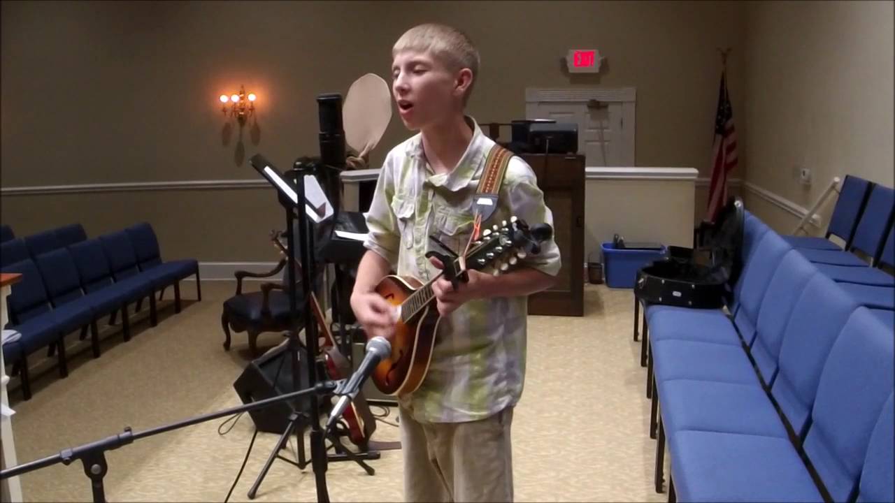 Caleb Moseley playing mandolin "Wagon Wheel" - YouTube