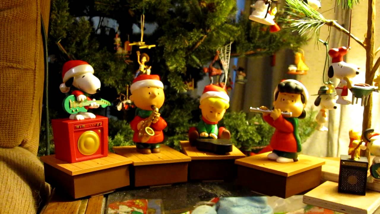 Peanuts Christmas Band - YouTube