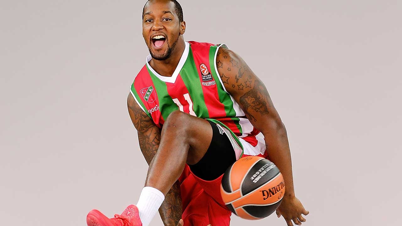 #hatmakers Block of the Night: Justin Carter, Pinar Karsiyaka Izmir ...