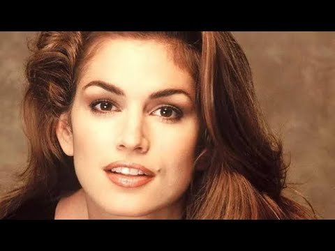 13 Sexy Photos of Cindy Crawford