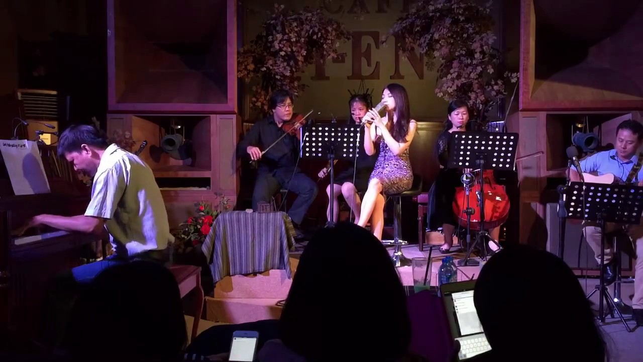 Can't help falling in love with you - Bich Hai - YouTube