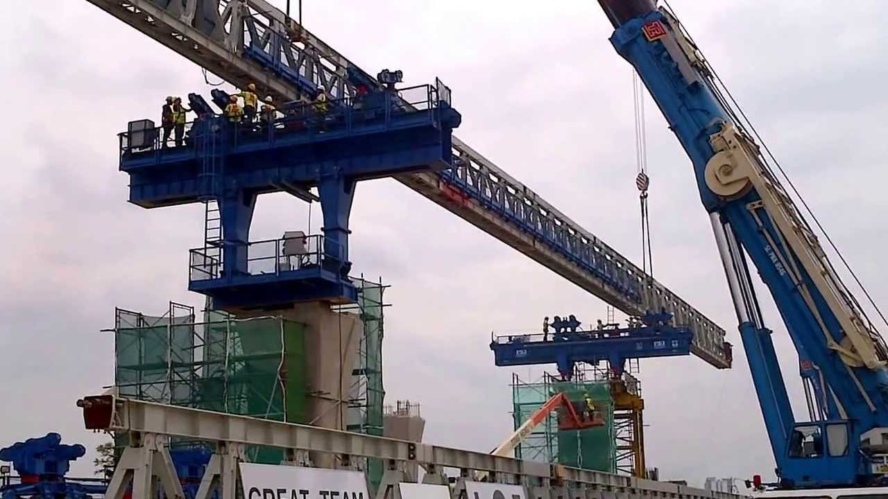 Launching Gantry erection - Main truss lifting-Video 2 - YouTube