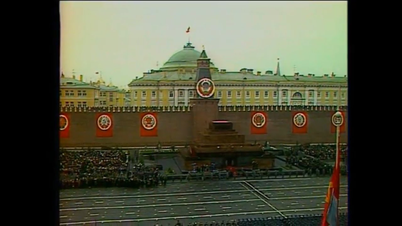 Polyushko Polye - 1975 October Revolution Parade - YouTube