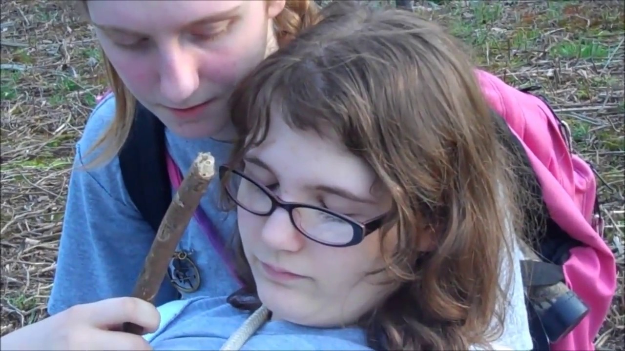 The Hunger Games: Death of Rue scene - YouTube