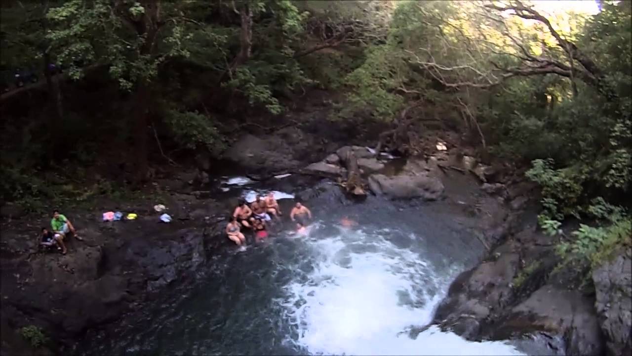 costa rica cliff dive - YouTube