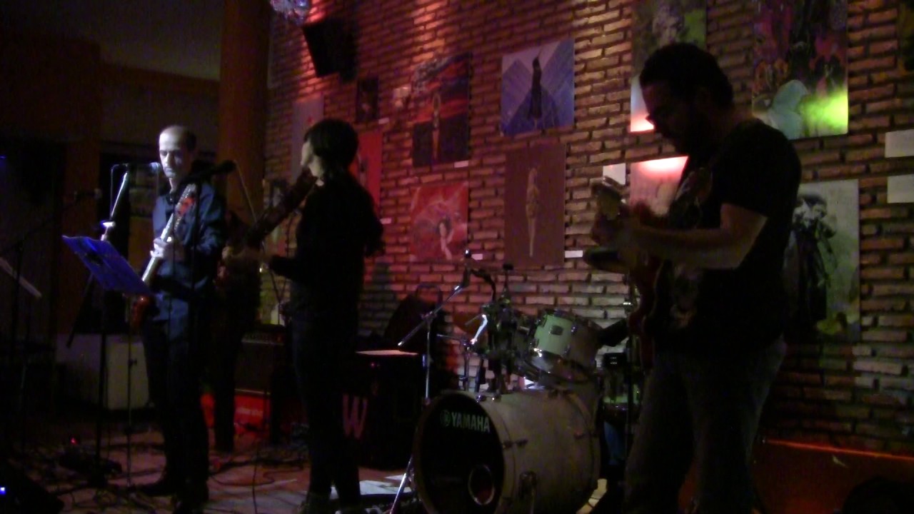 "A Face In The Crowd" (TOM PETTY) - Cover by QUO - YouTube