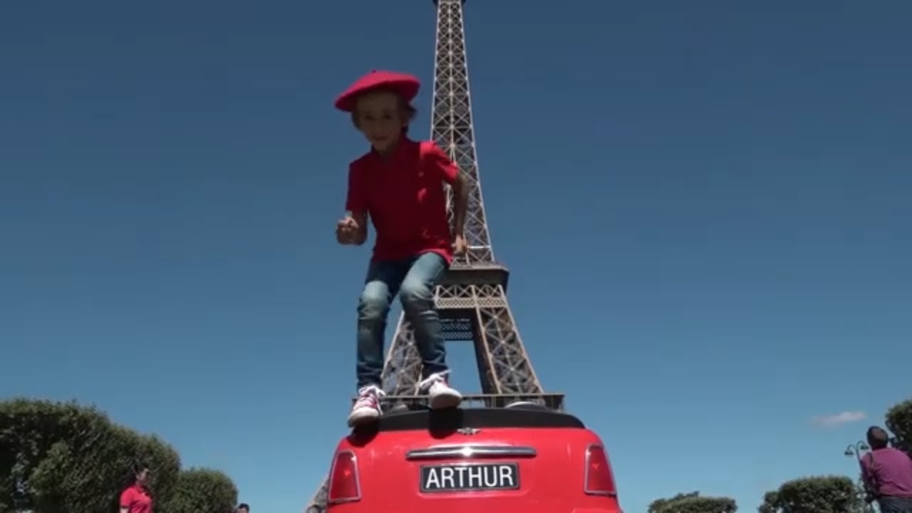 Arthur à Paris | Arthur autour du monde - YouTube