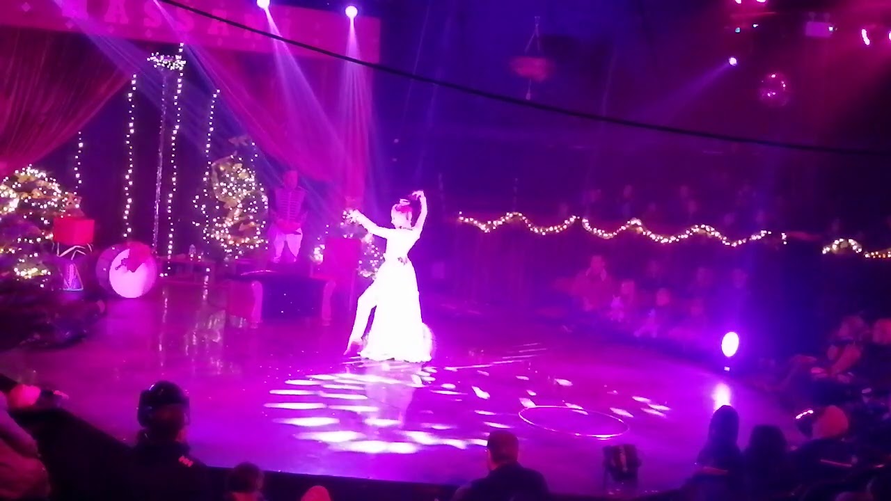 Circus hassani Christmas show - YouTube