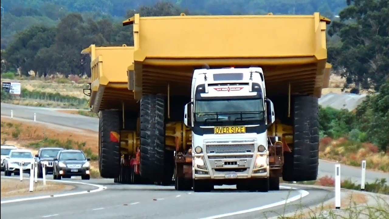 15 HUGE AND SCARIEST TRUCK TRANSPORT CAUGHT ON CAMERA - YouTube