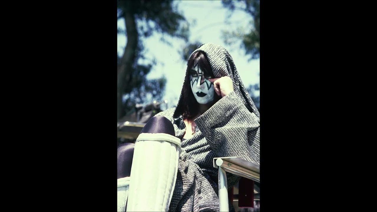 Kiss - Rocket Ride - Alive II - 1977 - Isolated Bass & Drums - YouTube