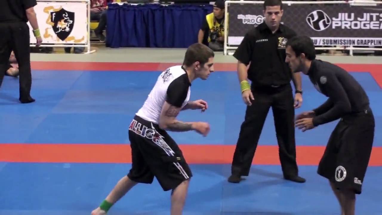 Joseph Capizzi vs Bruno Bastos 2009 - YouTube