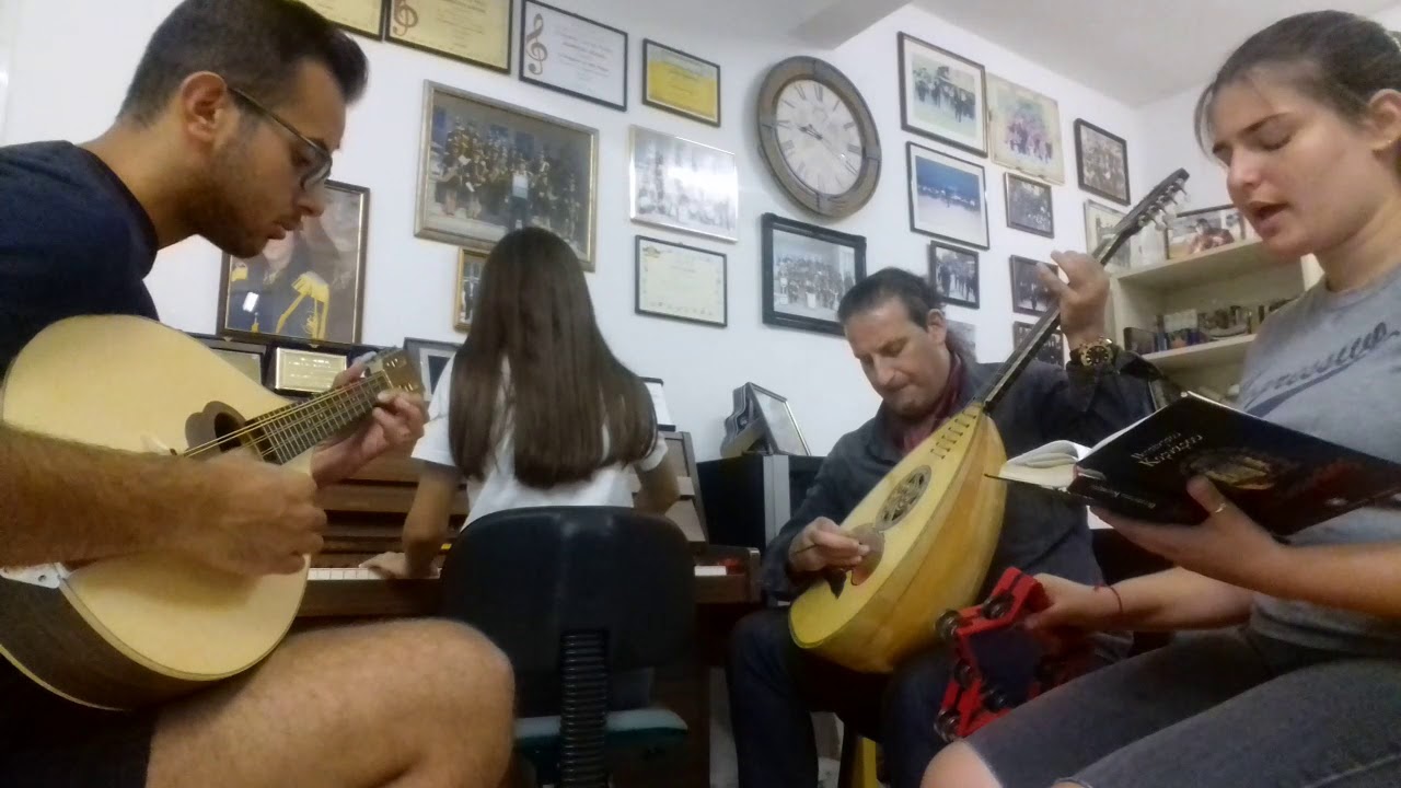 ΟΣΟΙ ΑΓΑΠΟΥΣΙΝ ΓΚΑΡΔΙΑΚΑ.. ΕΡΩΤΟΚΡΙΤΟΣ. ΜΠΑΡΟΚ ΟΡΧΗΣΤΡΑ ΚΡΗΝΙΔΩΝ. - YouTube