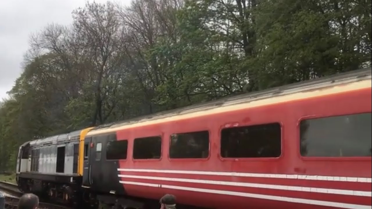 Class 20 20031 departs Ingrow West KWVR, top and tail with Class 41 ...