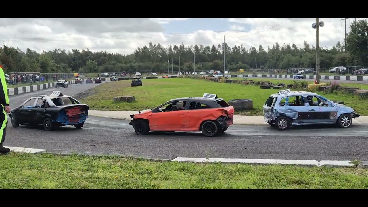 Coolronan raceway 1st race 💃 ️ ️📹🏁 great day Aug 2025 - YouTube
