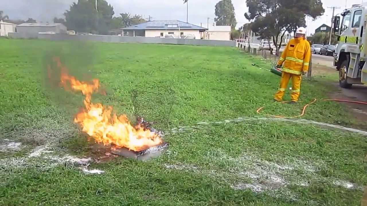 SA Country Fire Service BFF1 - YouTube