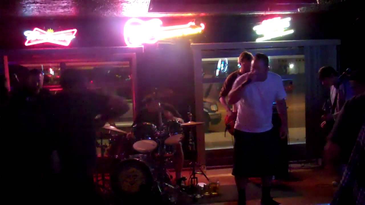 white kaps - get beer - daisy dukes - YouTube