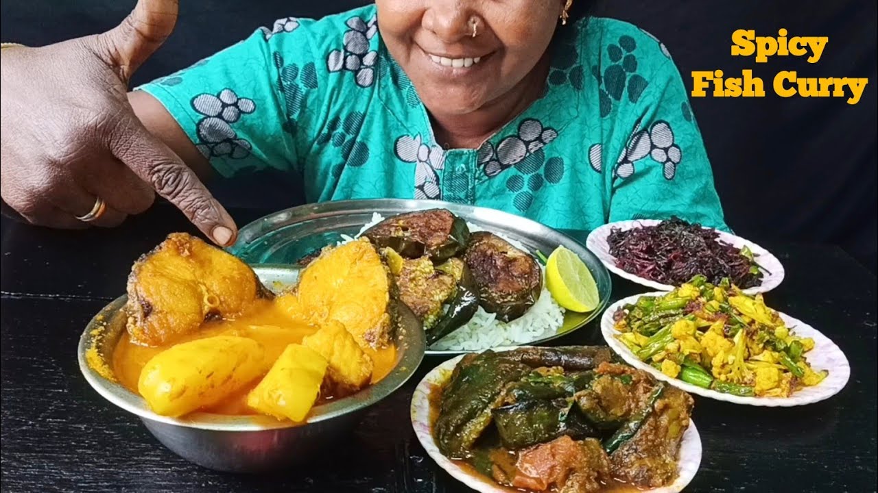 Eating Spicy Fish Curry With Rice - YouTube