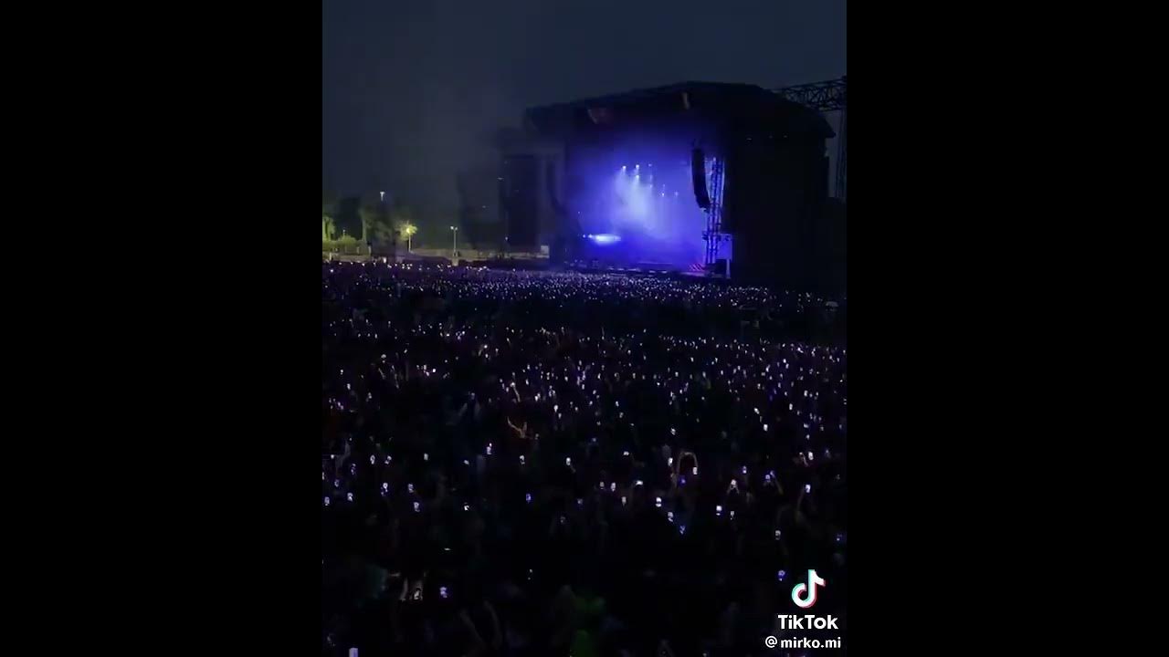 Travis Scott's concert caused an Earthquake in Italy 😳‼️ #concert - YouTube