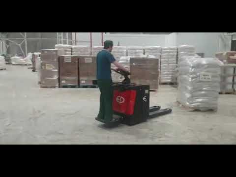 Транспортировщик паллет (электротележка) EP RPL201 - YouTube