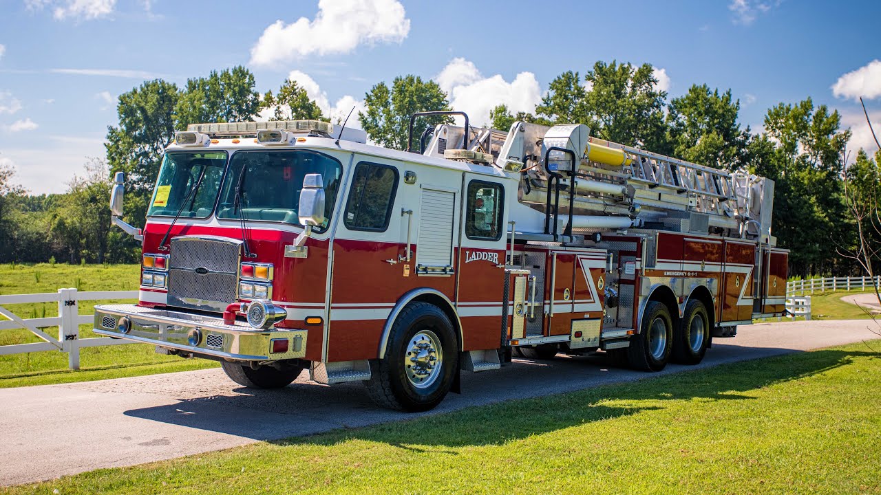 16072 - 2005 E One 100' Mid Mount Platform - YouTube