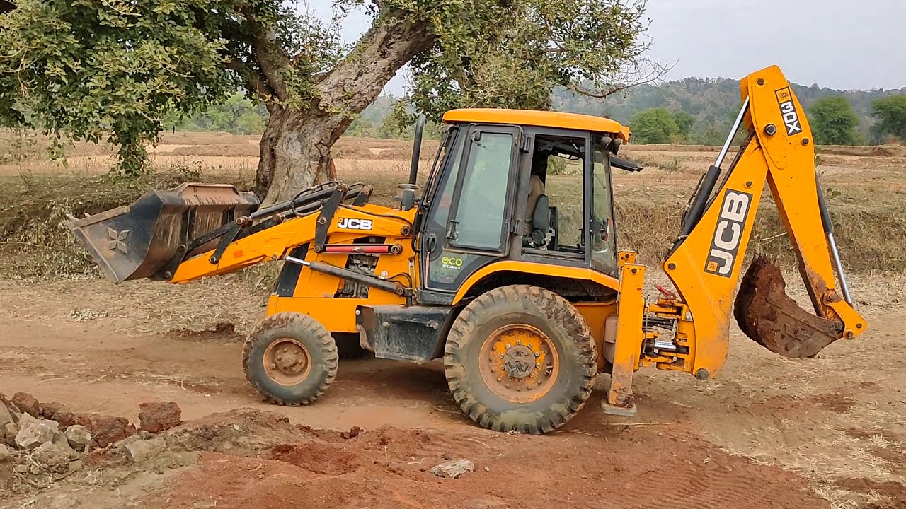 A large JCB digger at Honister Slate JCB 3EDX in the Lake JCB Video ...
