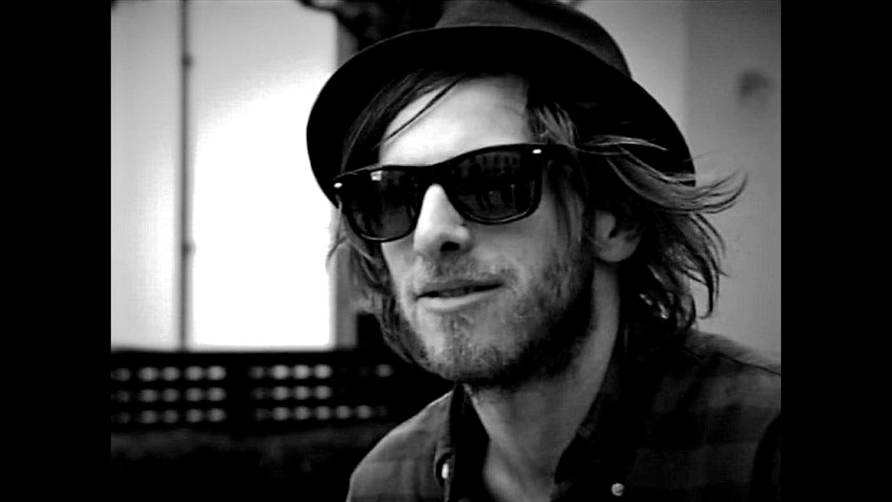 Robbie Hance - Hey - YouTube