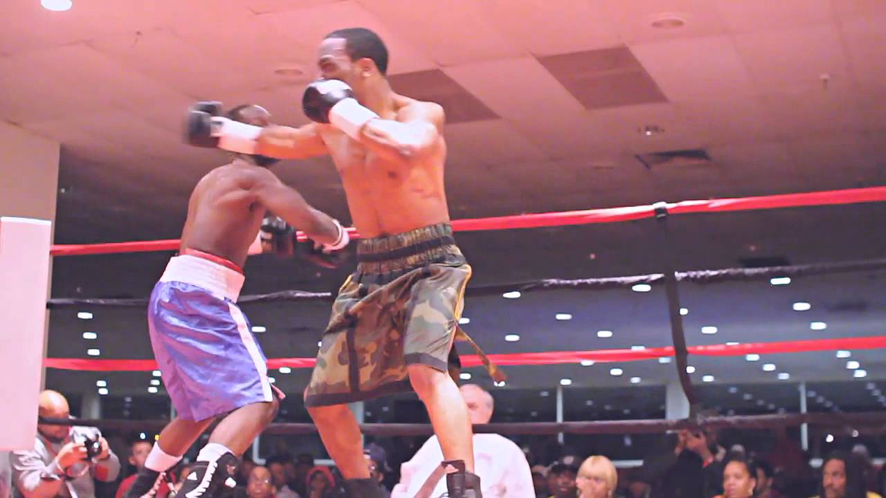 Mike Reed Pro Debut Fight / 4thSt.Films HD - YouTube