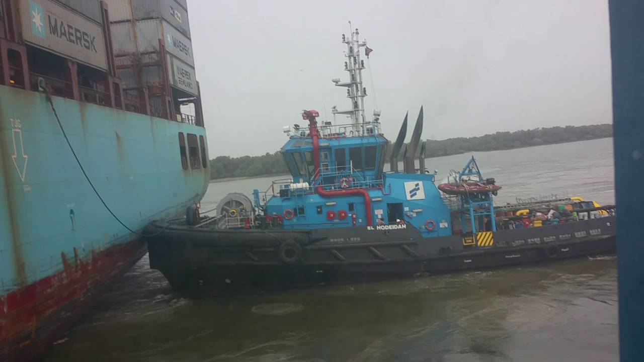 Kapal ASD Tug SmitLamnalco berthing and Unberthing - YouTube