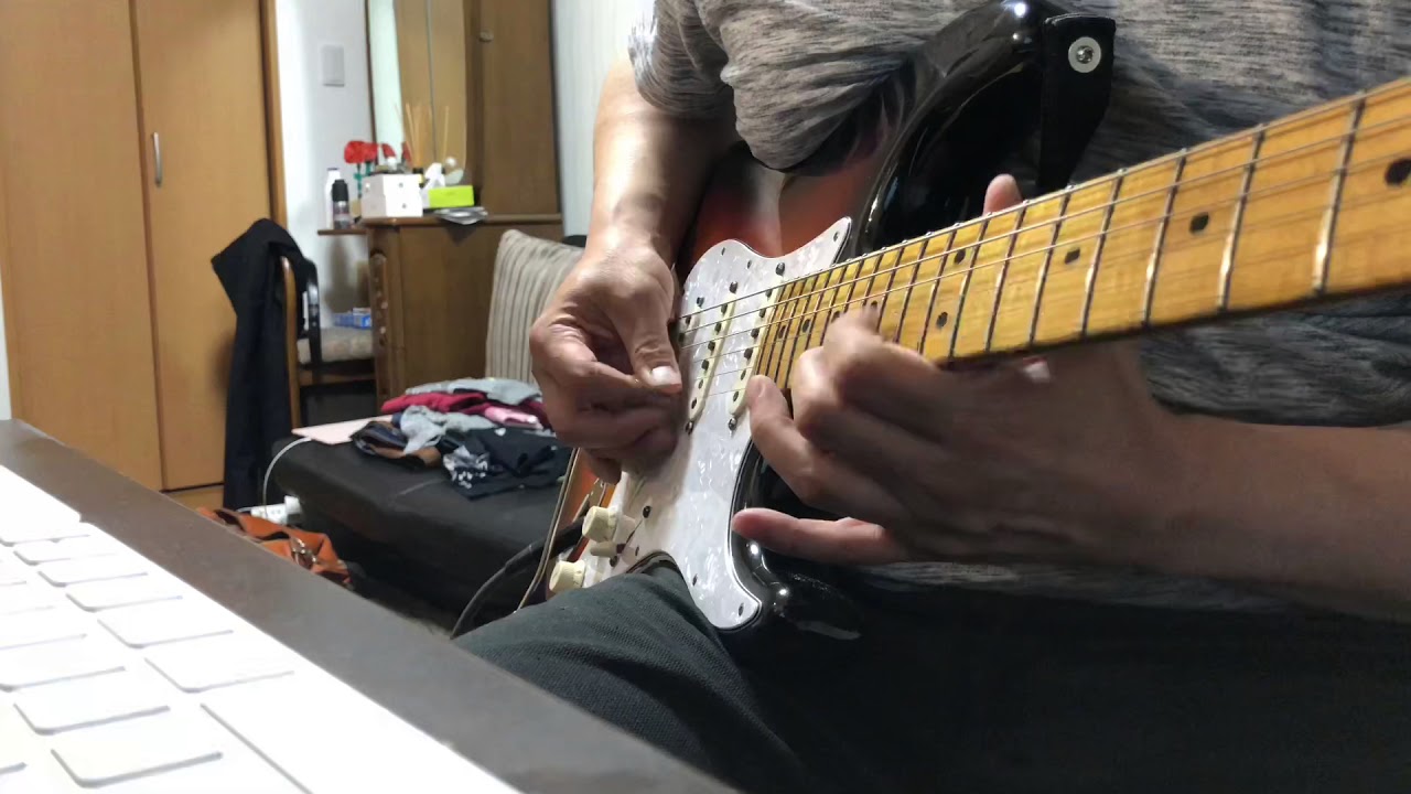 2 string sweep picking arpeggio(trilogy/Yngwie Malmsteen) - YouTube