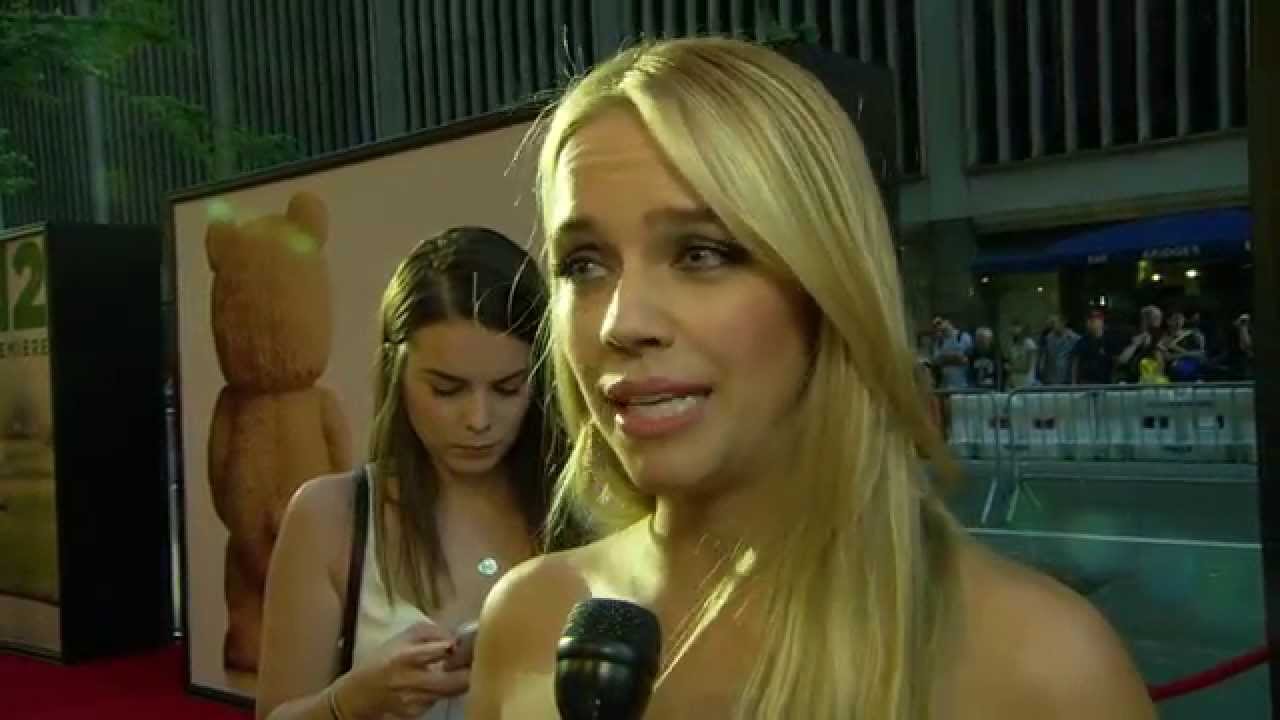 Ted 2 Premiere - Jessica Barth Interview - YouTube