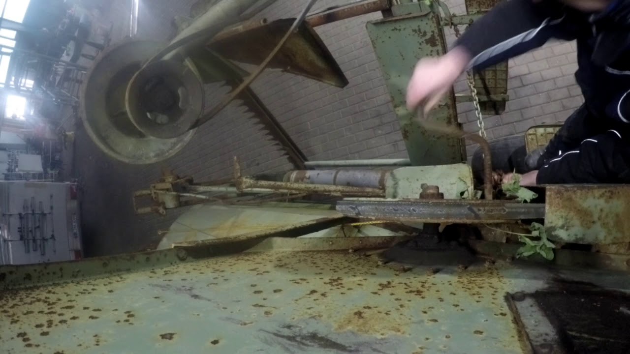 Claas Junior Automatic in der Werkstatt - YouTube