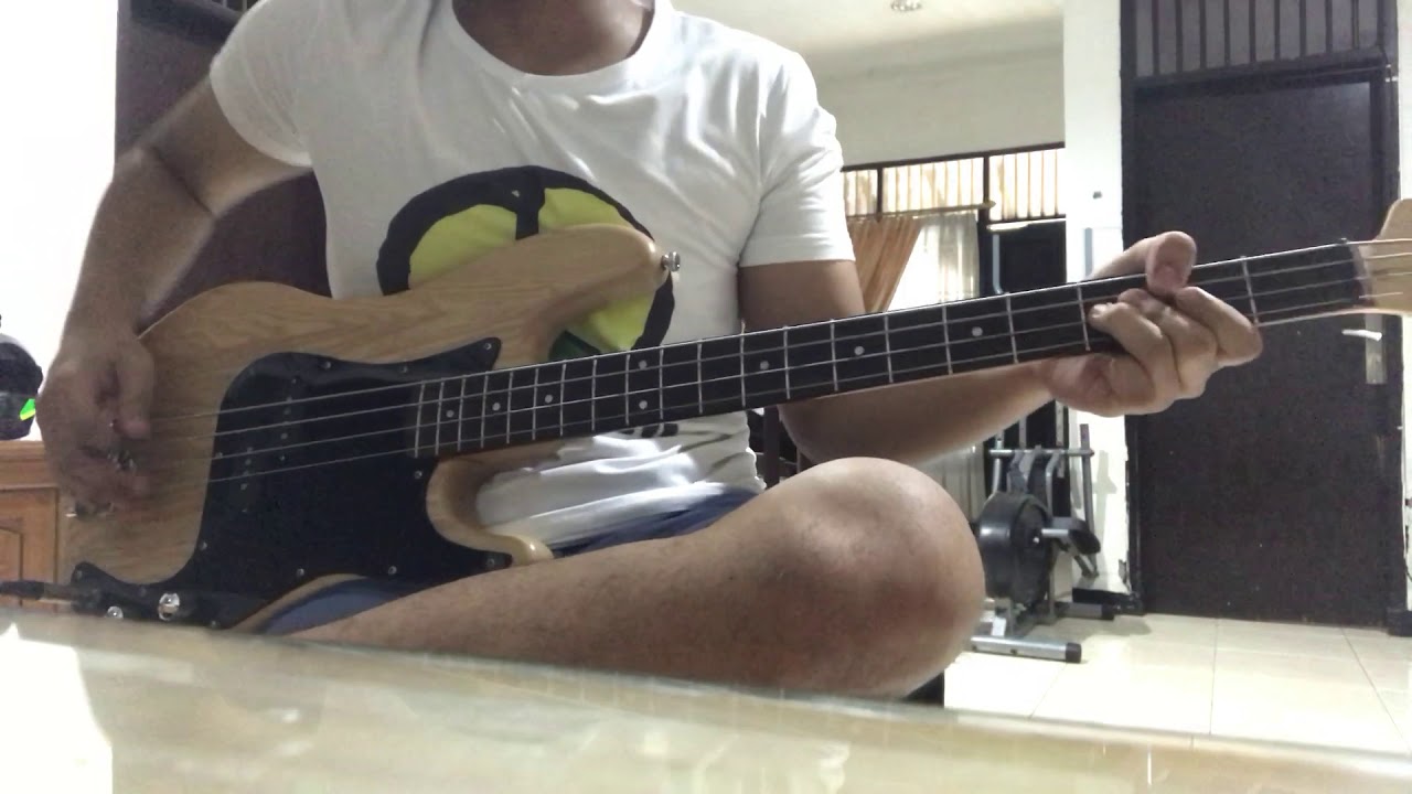 Paul McCartney - Silly Love Song bass cover (Wings Over America) - YouTube