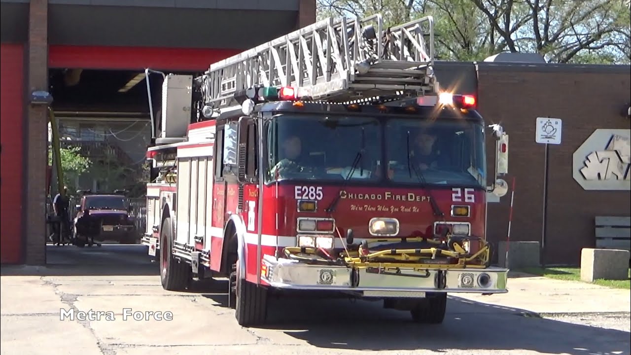 Chicago Fire Dept Truck 26 (Spare E285) Responding - YouTube