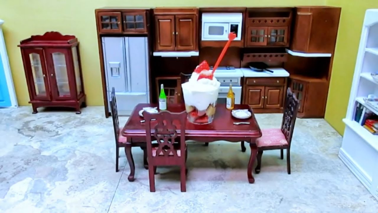 This Knickerbocker Mini Food Dessert is perfect for your miniature ...