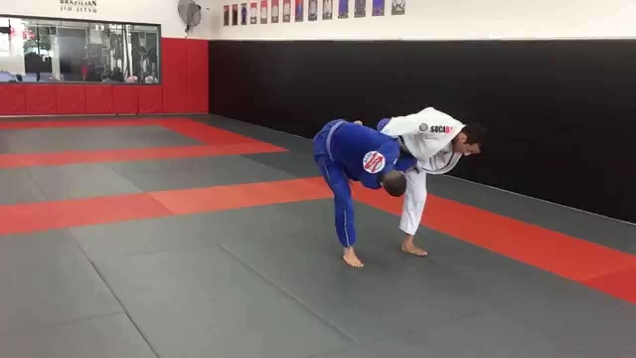 SocaBJJ Whizzer Cross Collar Grip Variations - YouTube