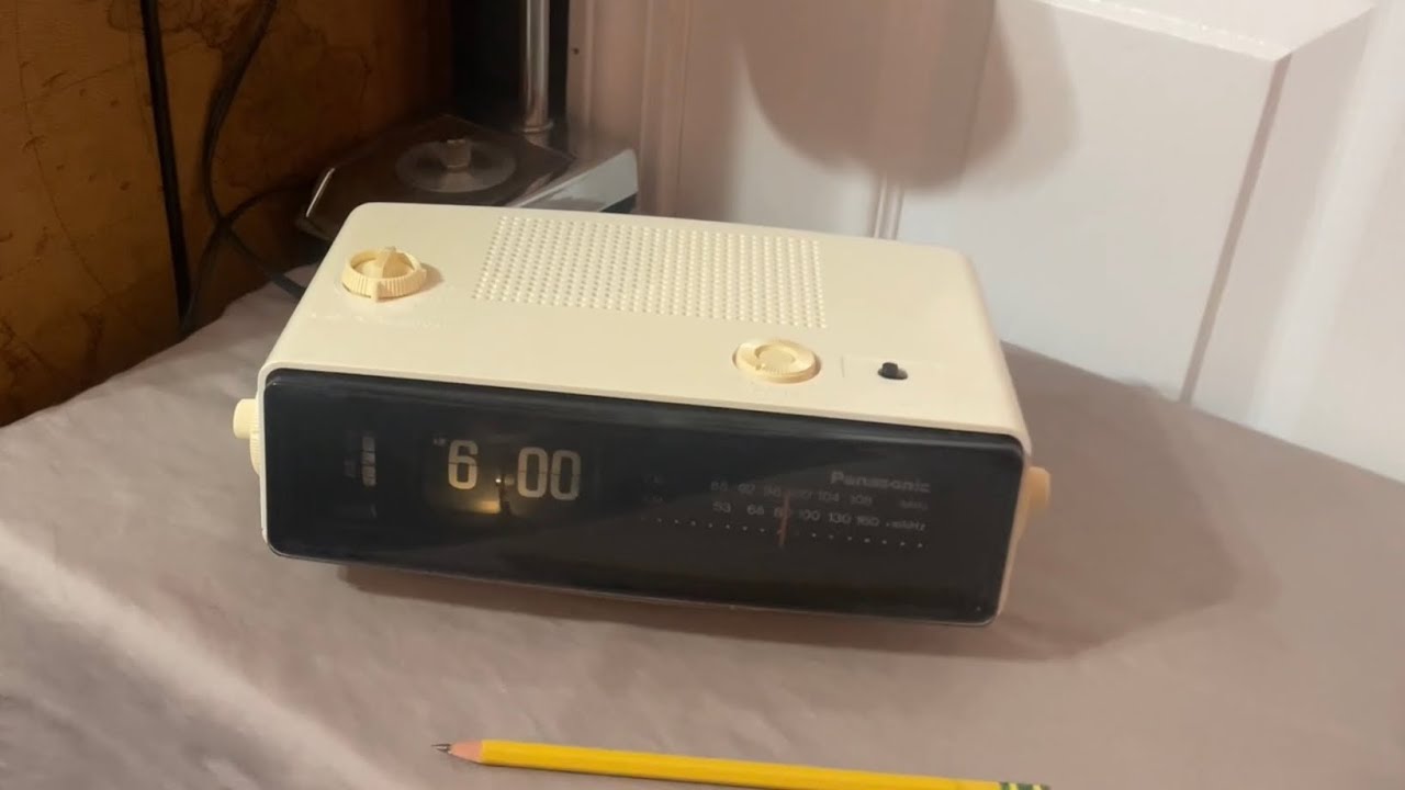 Panasonic RC-6025 || The Flip Clock from “Groundhog Day” - YouTube