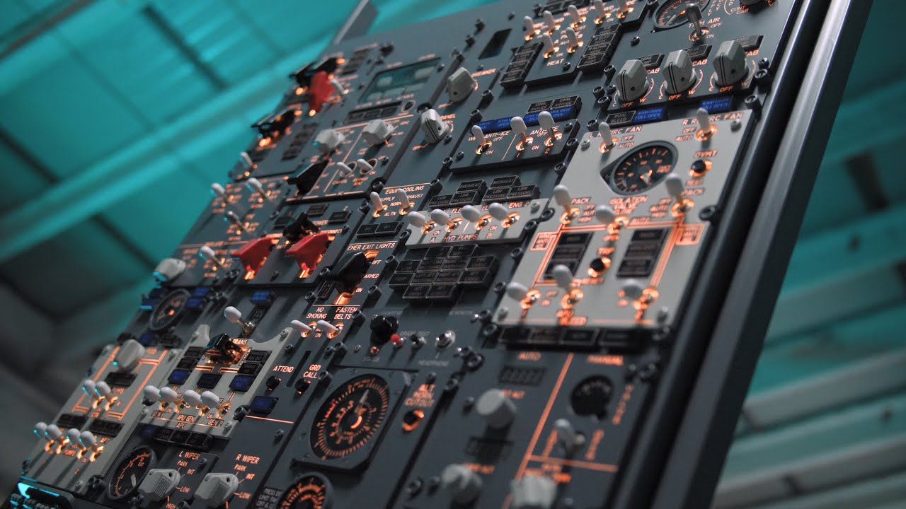 Boeing 737NG Forward Overhead Flight Deck Panel - YouTube