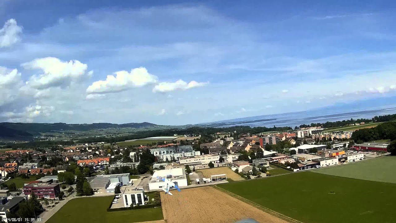 Freewing SU-34 collision en vol FPV - YouTube