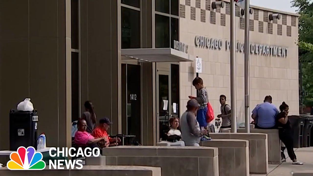 Migrants in Chicago: Hundreds of migrants prepare to move into Gage ...