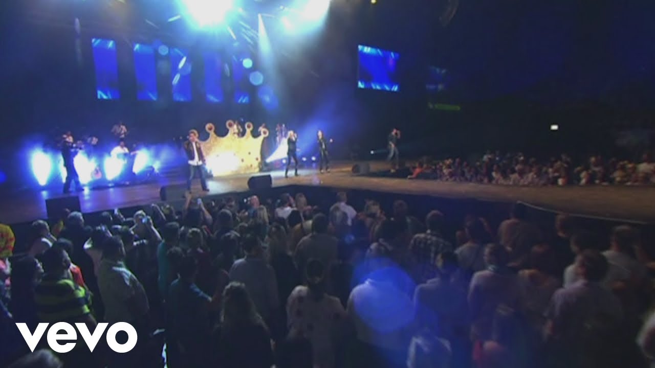 Dancing to the Radio Medley (Live at Grand West Casino, Cape Town, 2013 ...