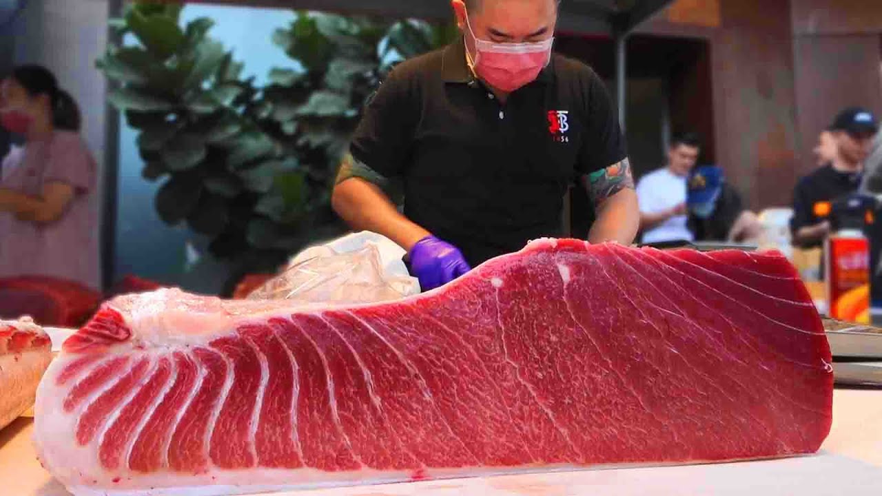 $10,000 Luxurious Bluefin Tuna Otoro Cutting - A Masterpiece in Sashimi ...