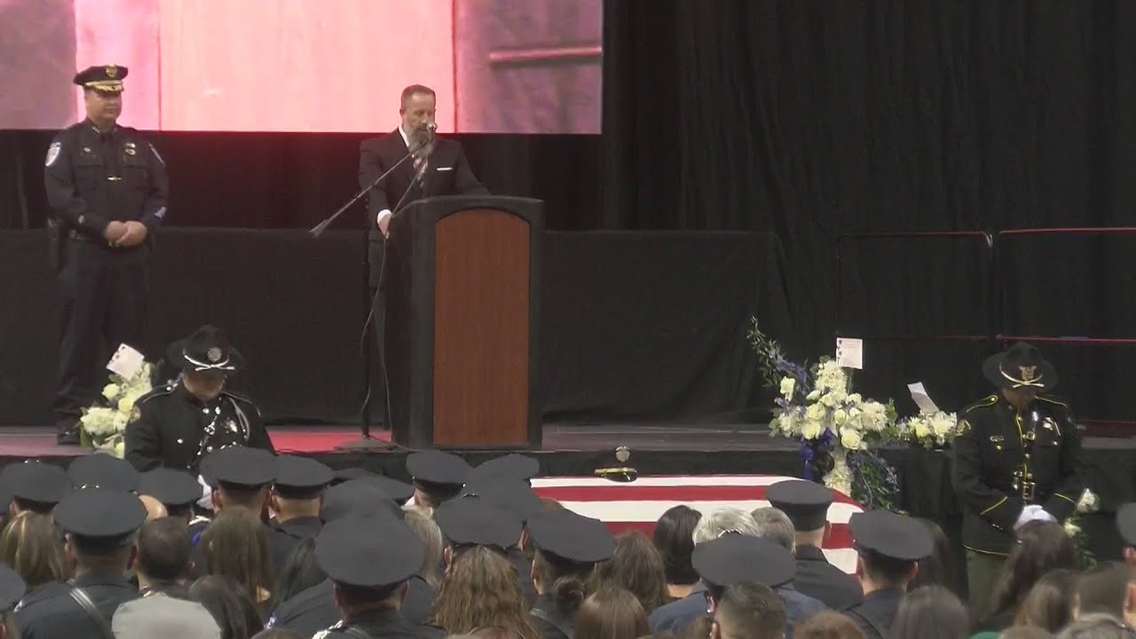 Public memorial service for Officer Robert Duran - YouTube