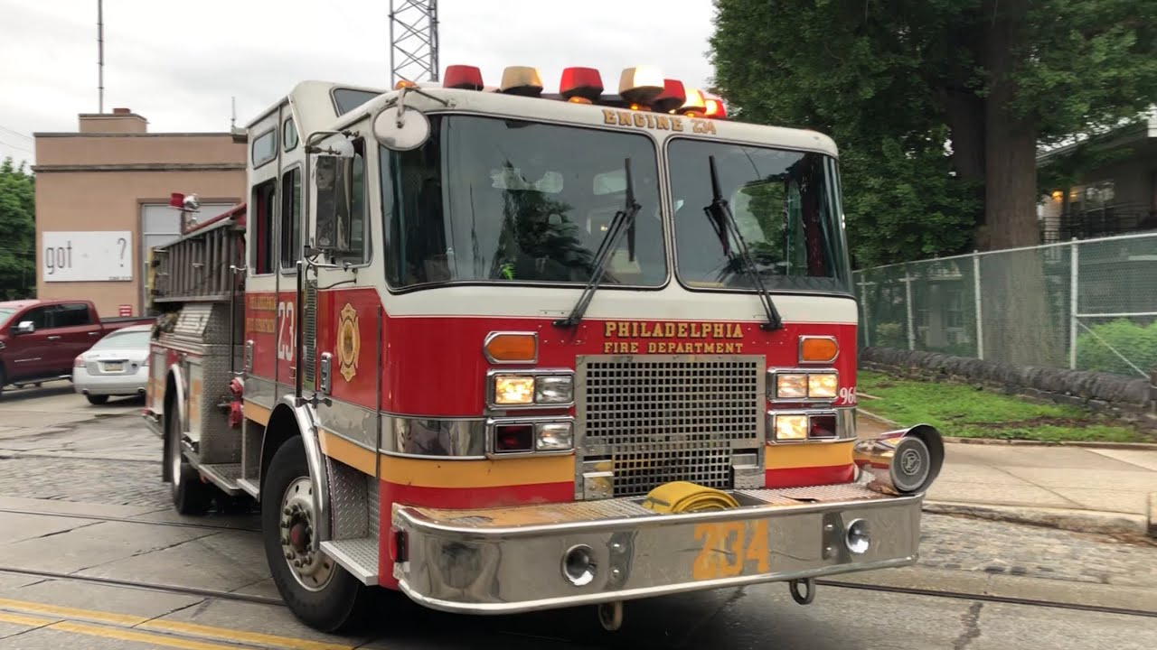 PFD Engine 234 Responding (Screaming Q & Horn) - YouTube