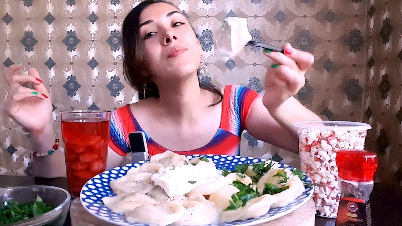 MUKBANG • ხორციანი პელმენები და ყველის ვარენიკები არაჟნით • მარწყვის ...