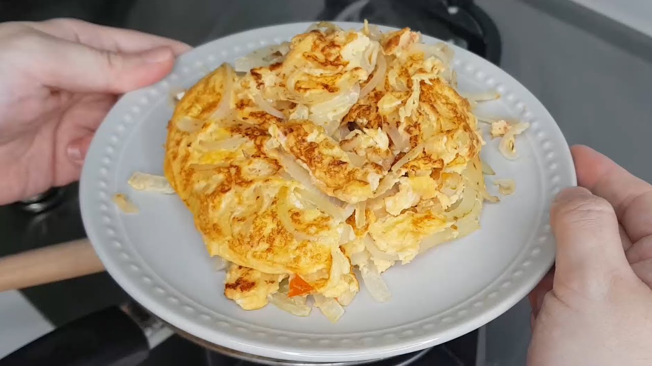 Chinchalok Omelette [真加洛辣椒煎蛋] - Egg with Fermented Shrimp & Onion - YouTube