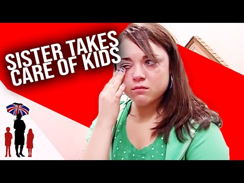 Older Sister Overwhelmed With Looking After Kids | Supernanny