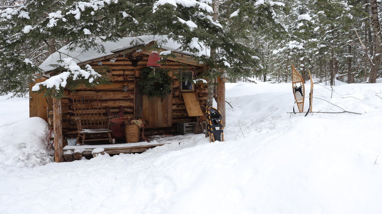 A Warm Lunch During A Snowy Day At The Log Cabin - YouTube