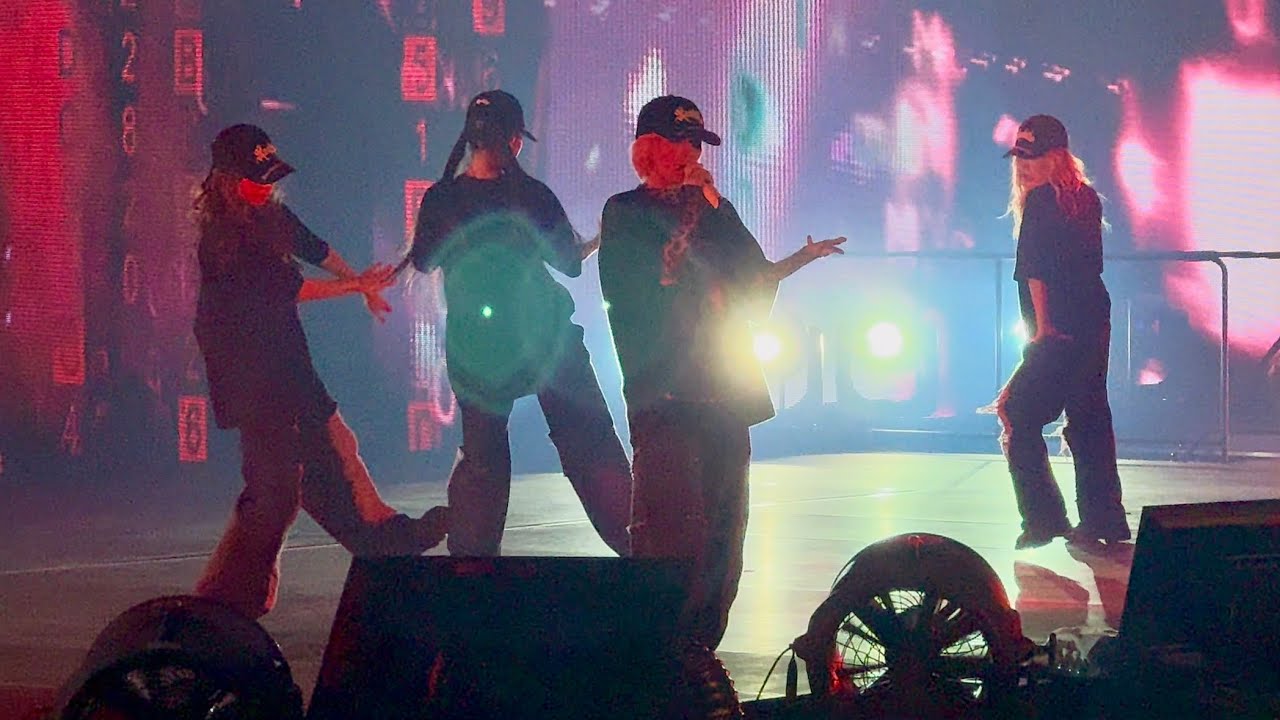 (G)I-dle ‘Is this bad b****** number’ Soyeon, i-dol world tour at New ...