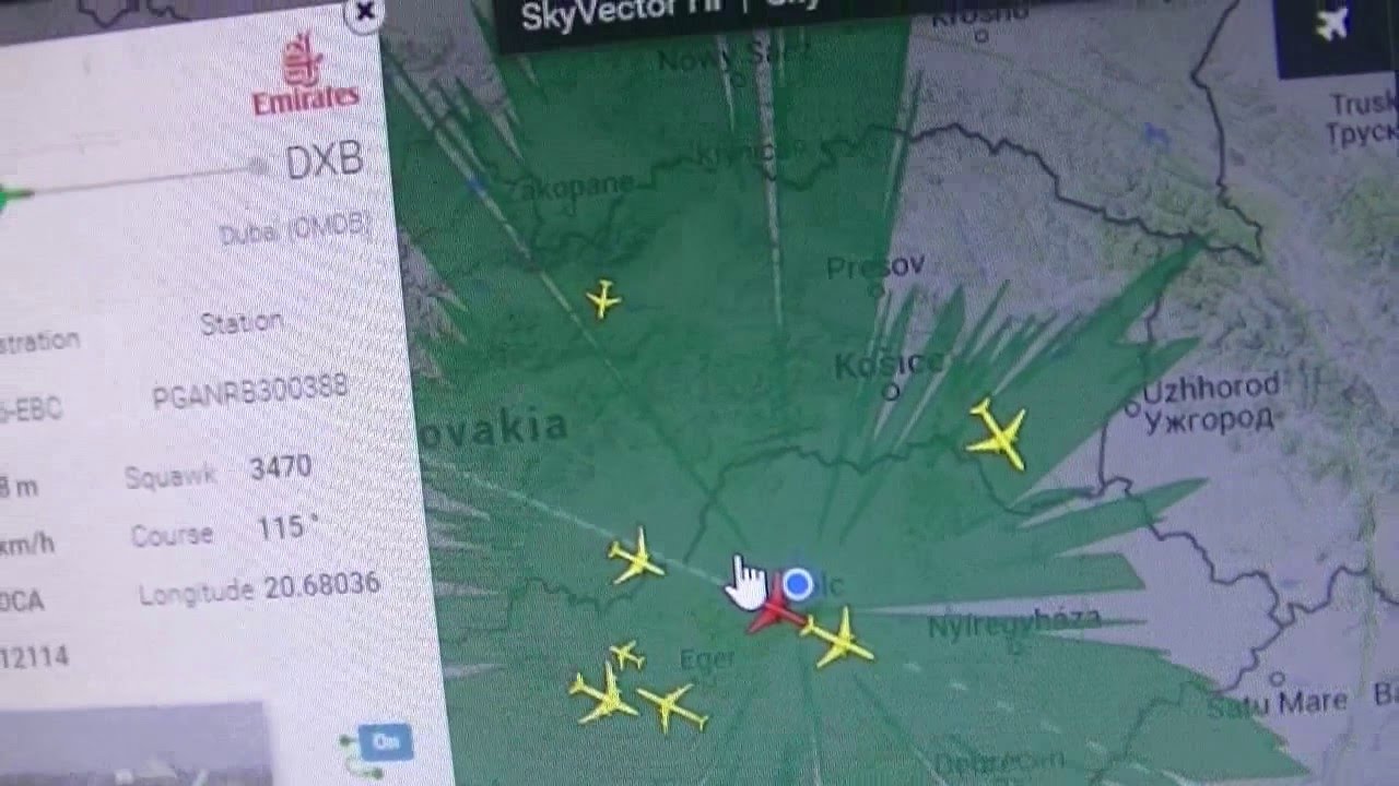 AirNav RadarBox ComStation Miskolc Hungary - YouTube